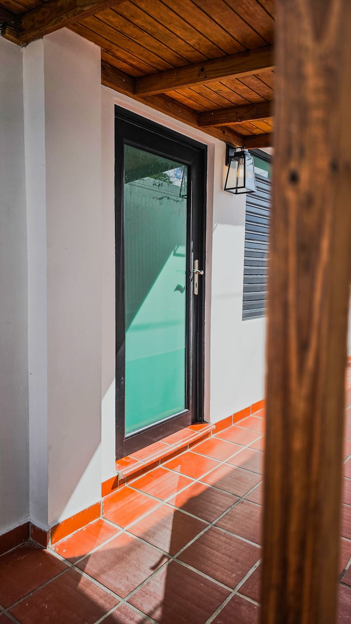 Private Colonial W/ Modern Twist 2 Br Pkng&laundry - Puerto Rico