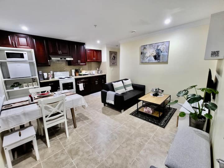 New Luxury Suite In Vancouver East - Vancouver