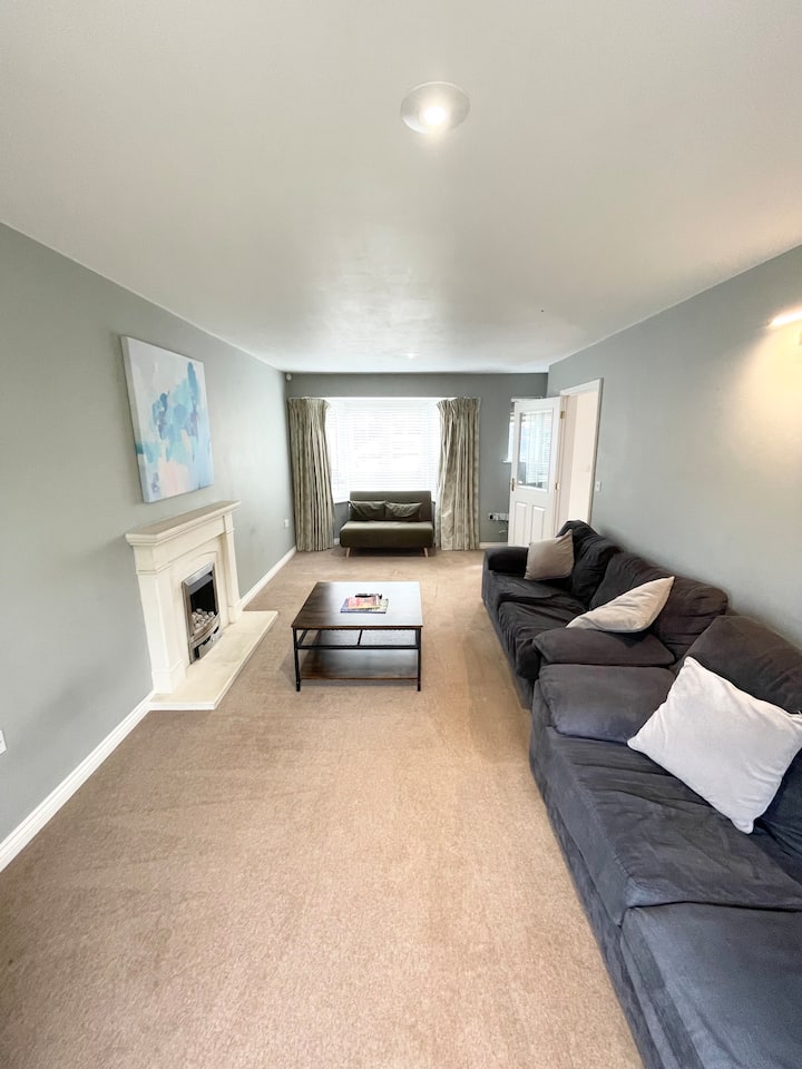 Large Modern House In Stamford - Stamford