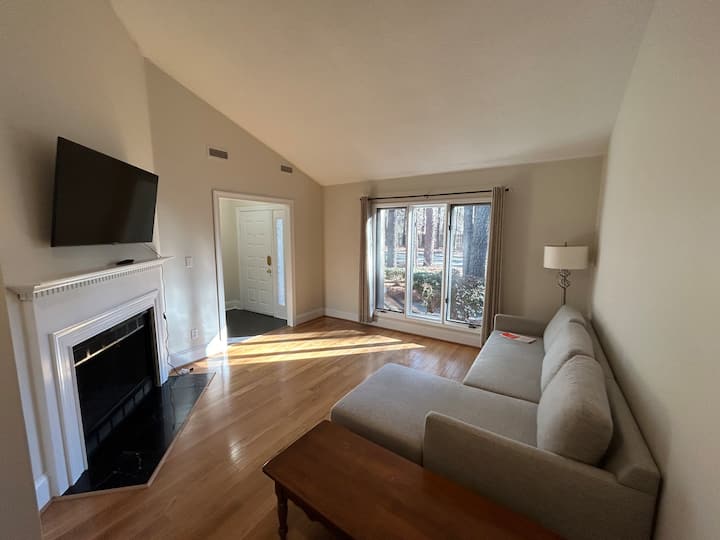 Chapel Hill Apartment - Carrboro, NC