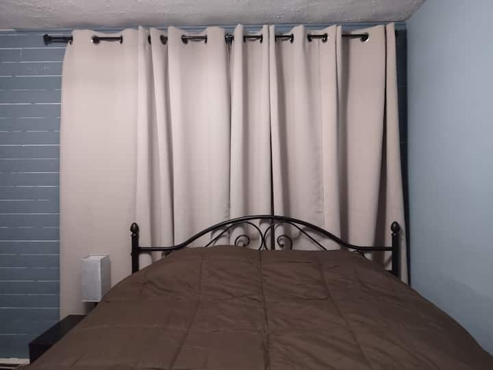 Teal Room In Duluth - Lgbtq Friendly Listing - Duluth, MN