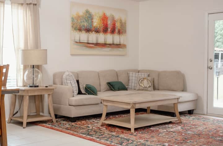 Blissful Bungalow - San Marcos, TX
