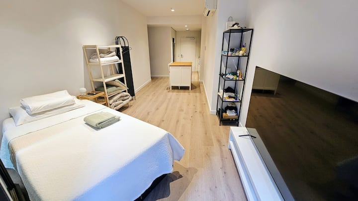Male Only-bed In The Living Room - Melbourne