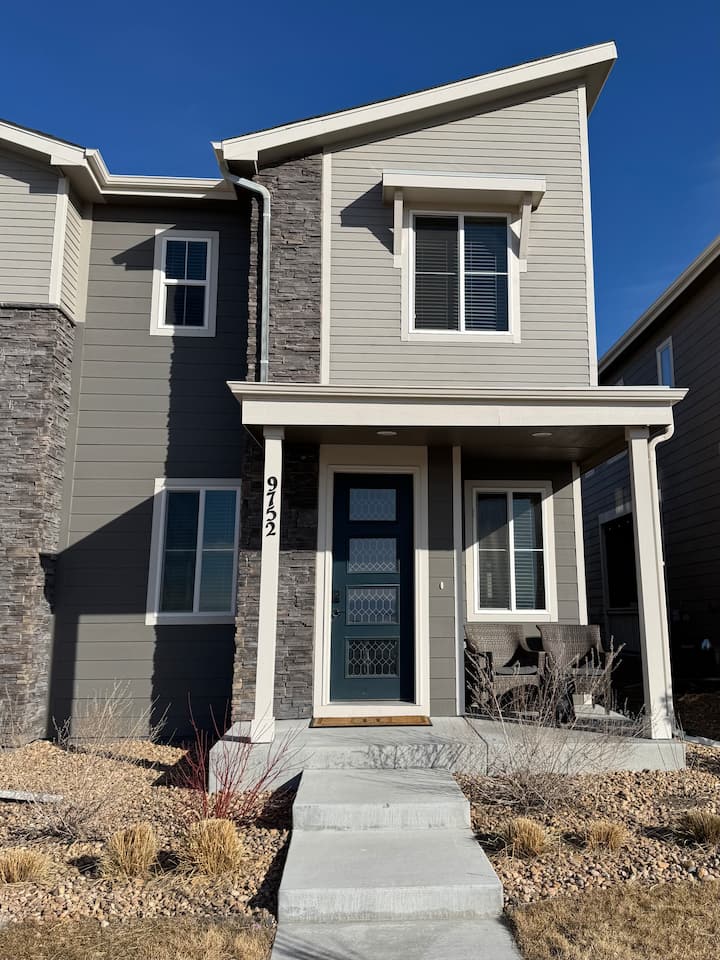 Views And Adventure Awaits - Near Airport - Denver Airport (DEN)