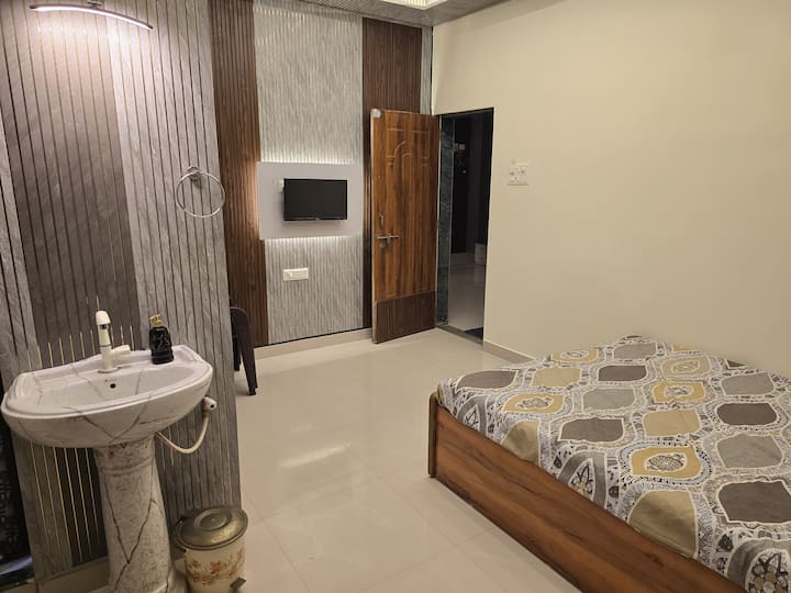 Coastal Retreat With Sea View - Shrivardhan