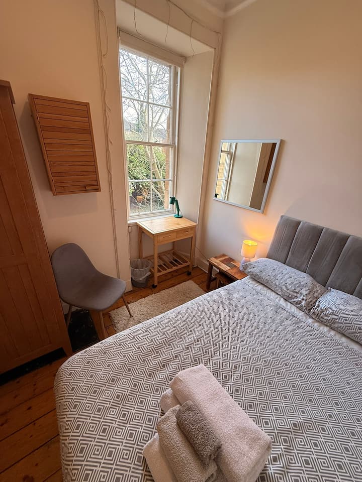 Rm2-best Area-classic Flat-15min Walk To Centre - Edinburgh, UK