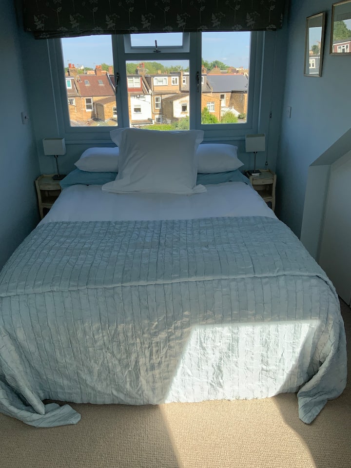 Loft Bed -Strand On The Green - Ensuite Bathroom+ - Brentford