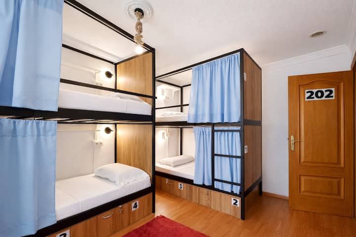 Cama En Dormitorio Compartido De4centro De Granada - Granada