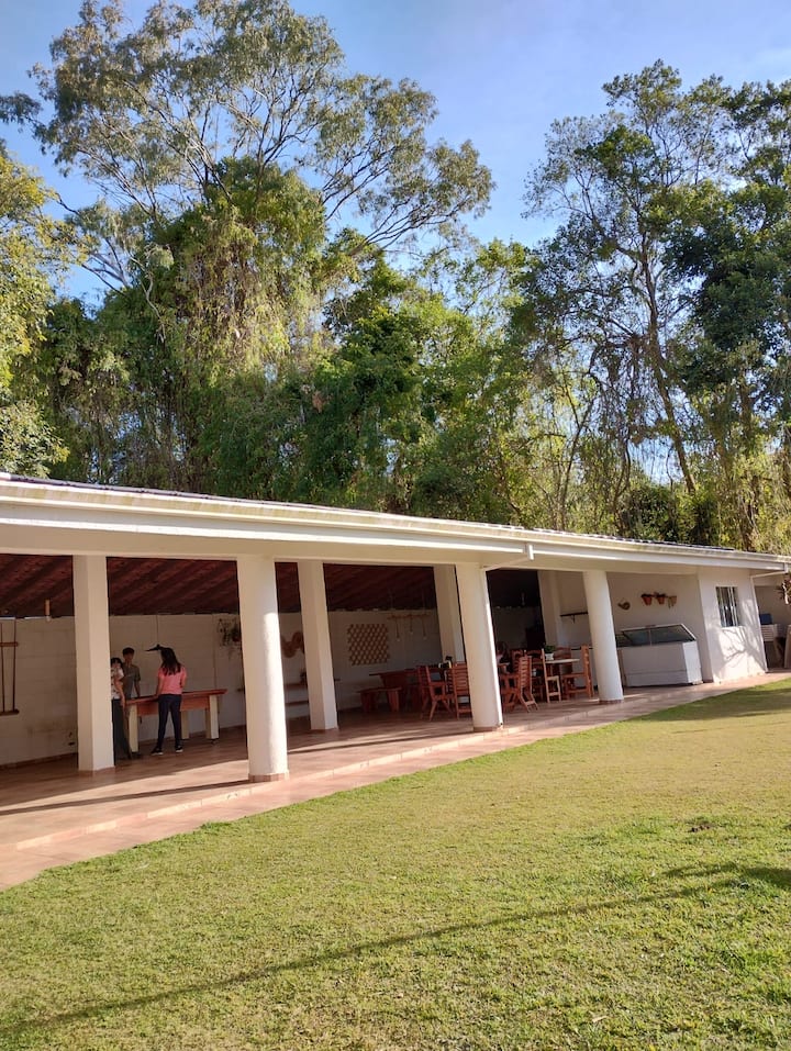 Chácara Linda E Confortável. - Poços de Caldas