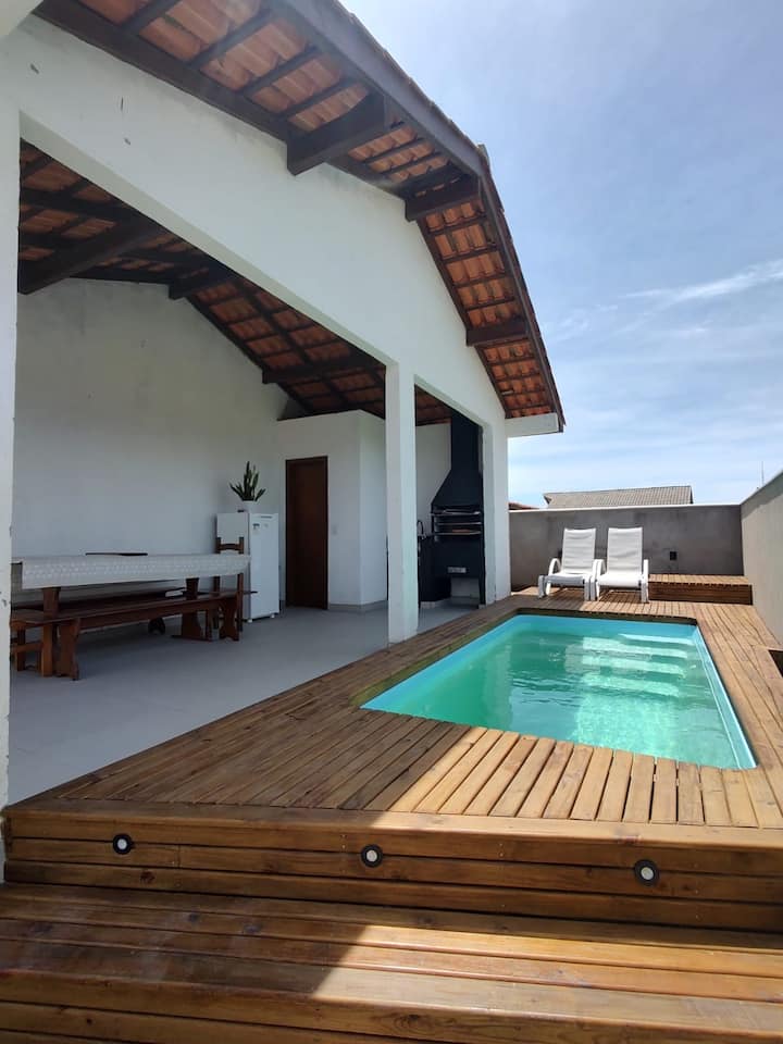 Casa Com Piscina Em Itapirubá - Imbituba