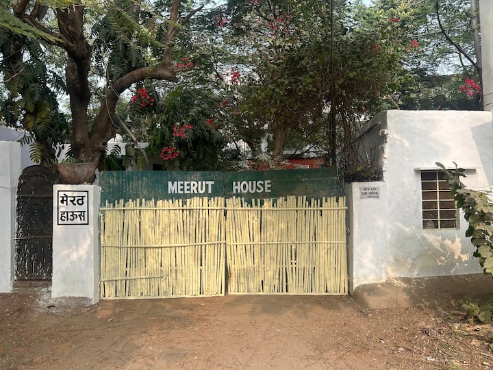 Meerut House
A
Forest Feel In City Center - ジャイプル