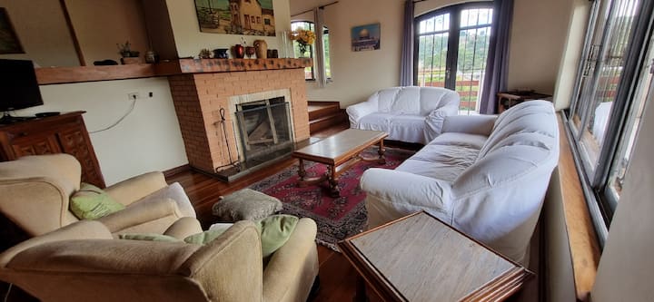 Casa Familiar óTima Localização Central. - Santo Antônio do Pinhal