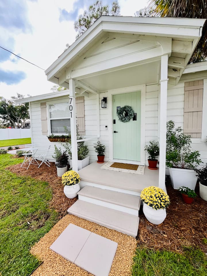 Cottage On Lime - Downtown Sarasota - Sarasota, FL