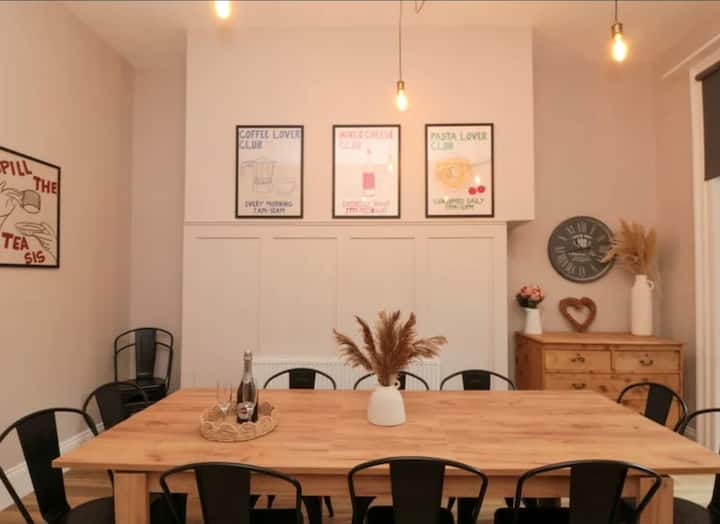 Westbourne Villa, Sleeps 19 - Scarborough