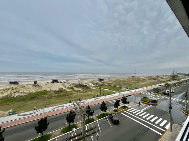 Apto Frente Mar 3 Quartos Na Melhor Localização - Capão da Canoa