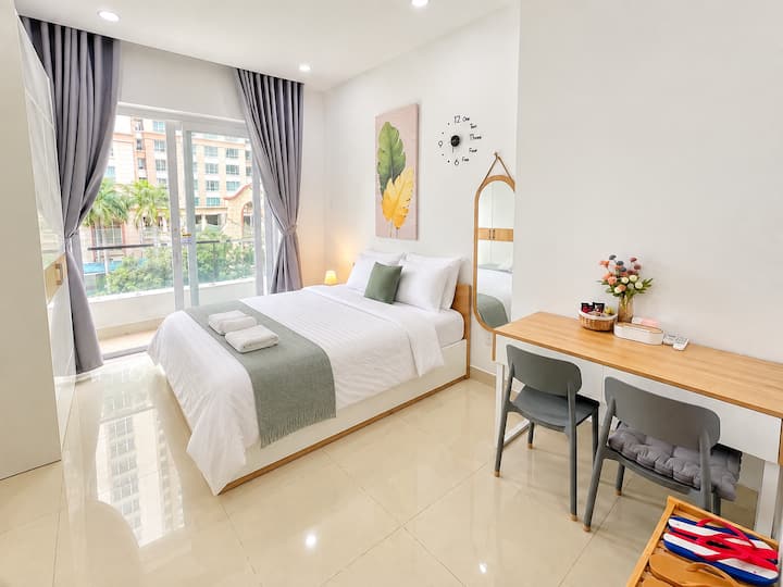 L 402/7 L Lift L Free Laundry L Balcony & Kitchen - Ho Chi Minh
