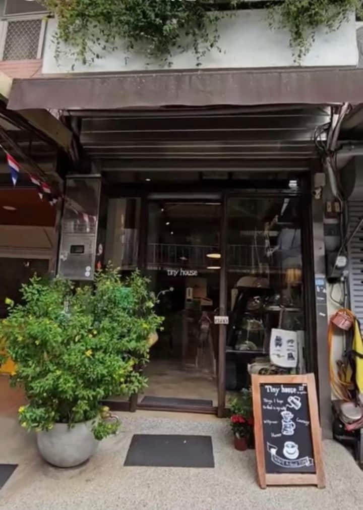 早安大冠鷲 - 頭份市