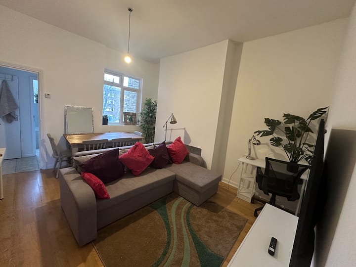 2 Bedroom Apartment In Canonbury - London