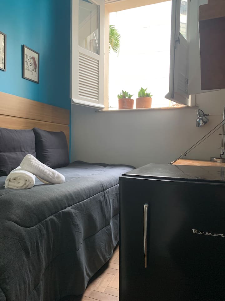 Prático, Claro, Ao Lado Da Praia - Rio de Janeiro