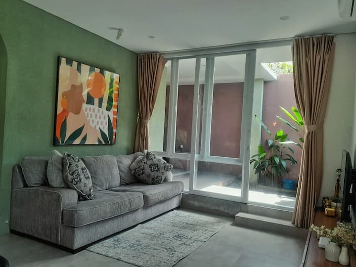 Vila 2 Kamar Dengan Balkon, Netflix & View Gunung - Bandung