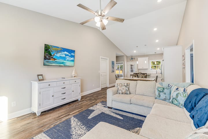 Sea Breeze Cottage- Cozy&clean Coastal Retreat! - Holden Beach, NC