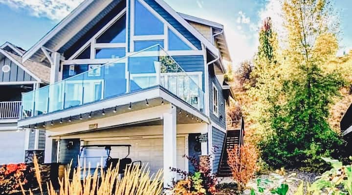 Santiago Escape | Lake Views + Full Arcade Loft - Canada