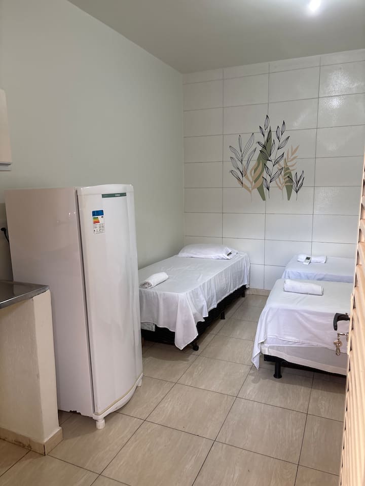 Suite Ar Cond. Geladeira - Goiânia