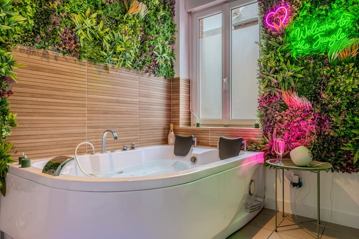 Jungle Love – Suite Romantique & Balnéo & Tropical - Fécamp