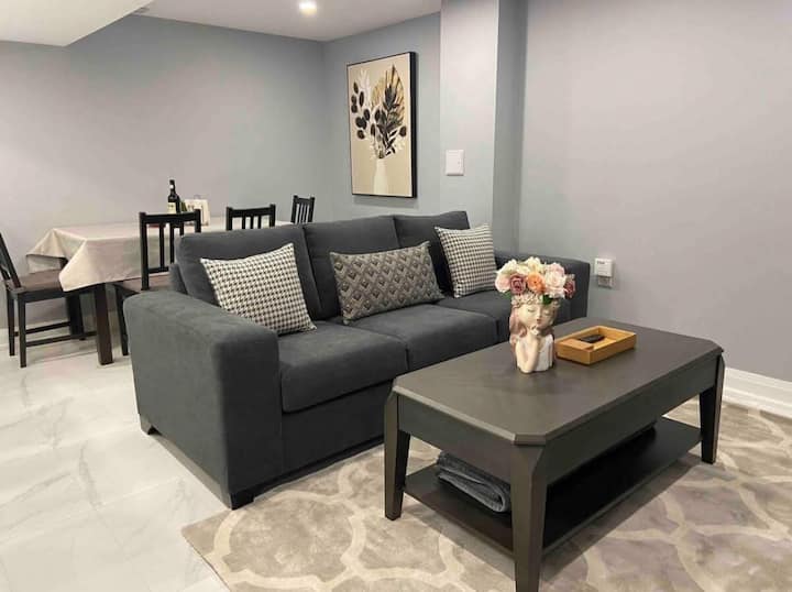 Private, Newly Renovated Lower Unit Retreat! - Niagara Falls