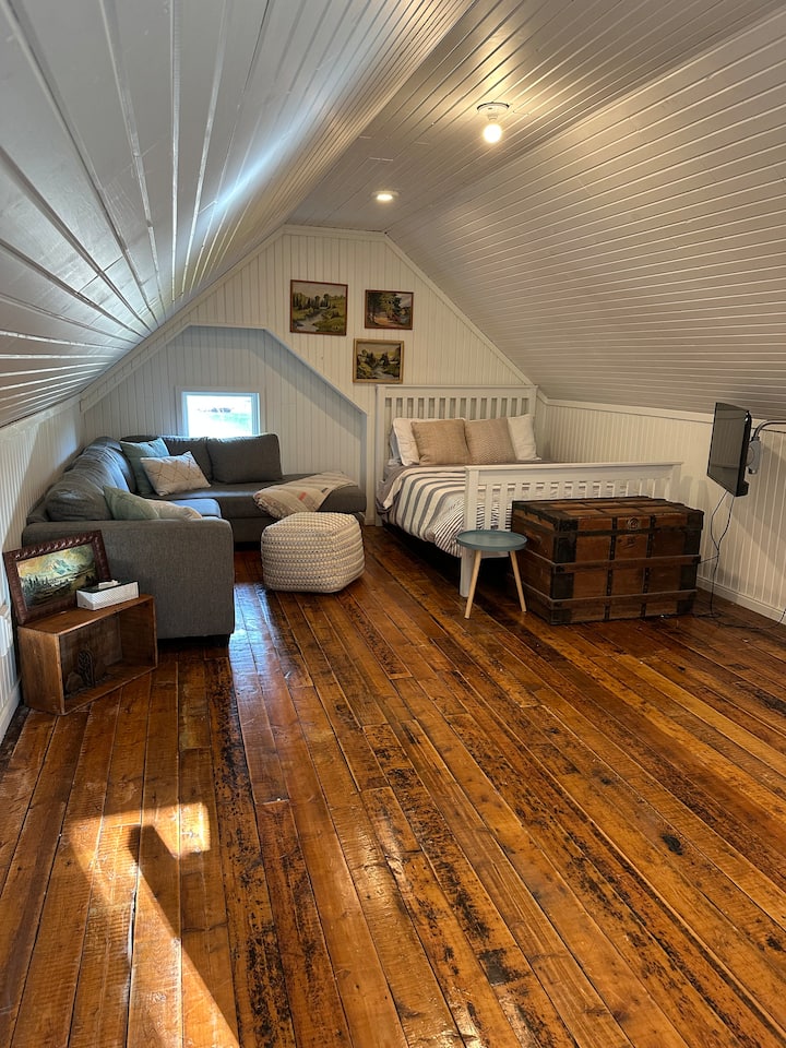 The Loft In The Pines - Sauble Beach
