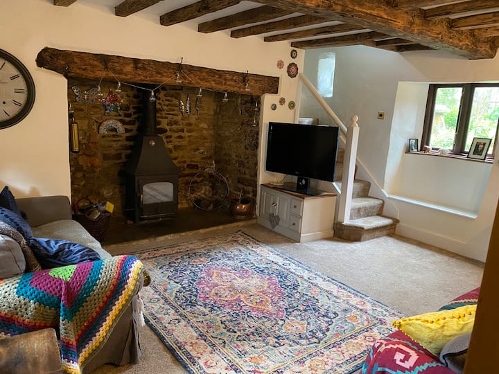 Thorpe Cottage Grade 2 Listed - Banbury