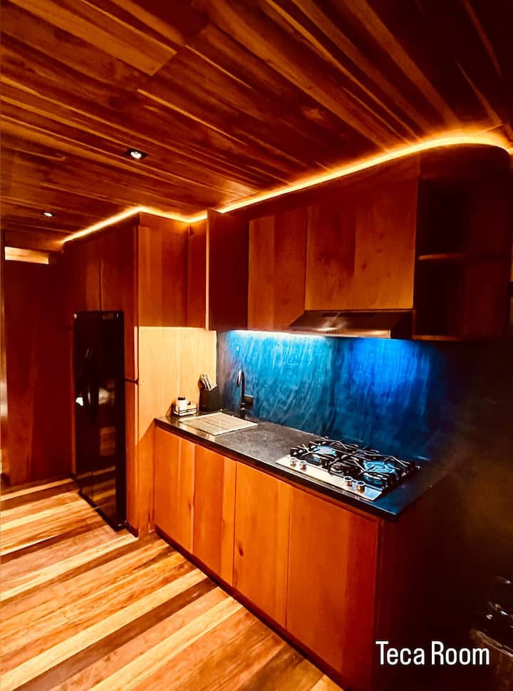 Exclusiva Madera Teca Interior - Costa Rica