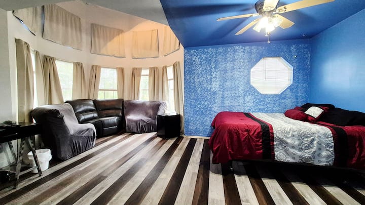 Blue Room - Joshua, TX