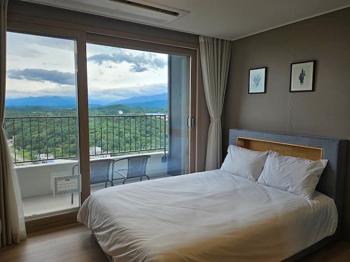 블루테라 23층 초고층 1.5룸 오션뷰&설악산뷰#속초해변5분#5인가능#취사가능#정수기#넷플 - Sokcho-si