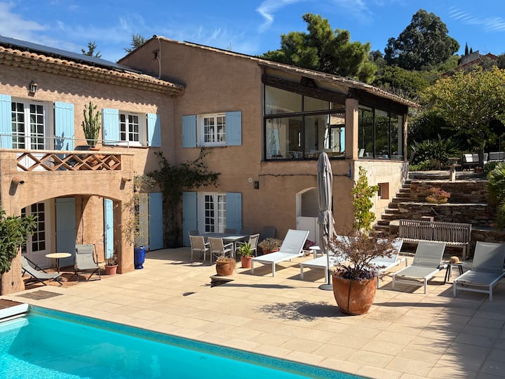 Villa 5 Chambres, Piscine, Plage à 5mn à Pied - Le Lavandou