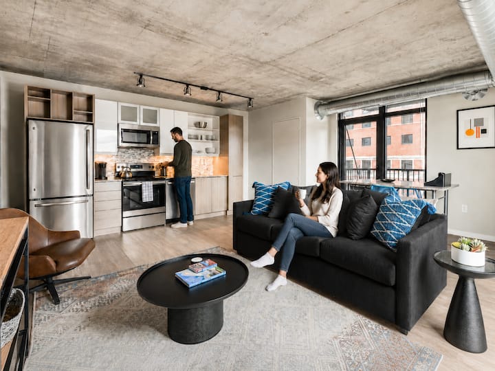 Super Luxury Condo ~ Free Parking+pool+roof Deck - Minneapolis, MN