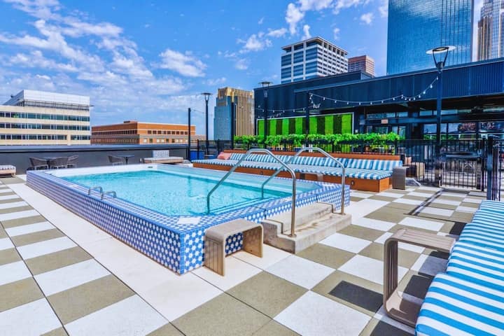 5 Star Luxury Flat: Downtown • Gym • Pool • Lounge - Minneapolis, MN