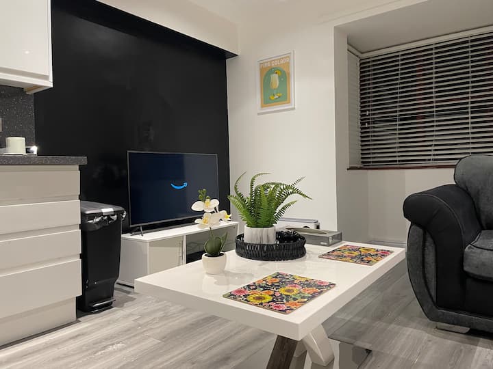“Modern 1-bed Flat • Near London & Bluewater - Thurrock