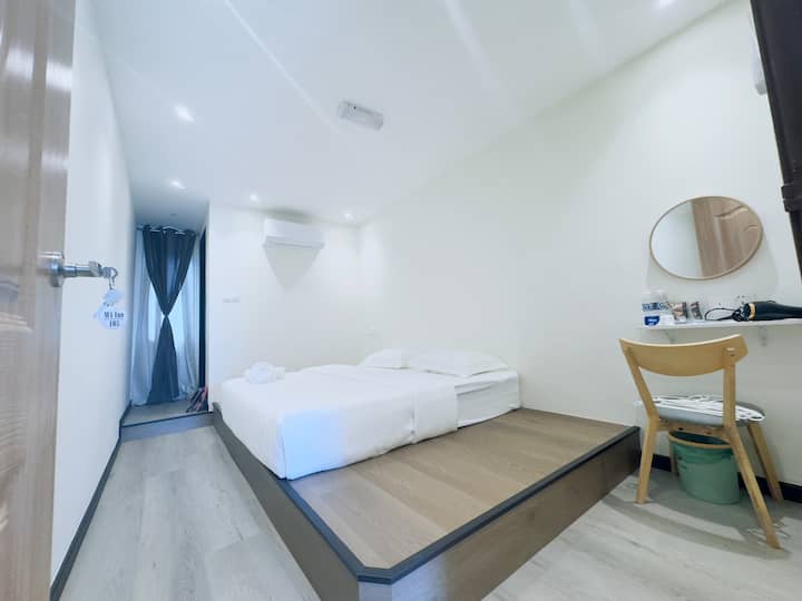 M4 Inn 203榻榻米两人大床房独立卫生间步行海鲜市场3分钟 - Semporna