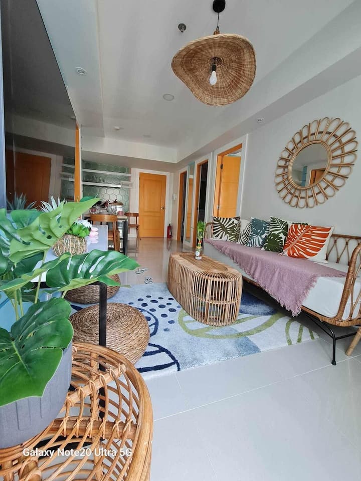 Azure Beach View Stay | Sleeps 22-24 Guests - Bacoor