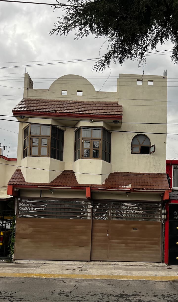 ¡Cálida Y Amplia Estancia! - Toluca