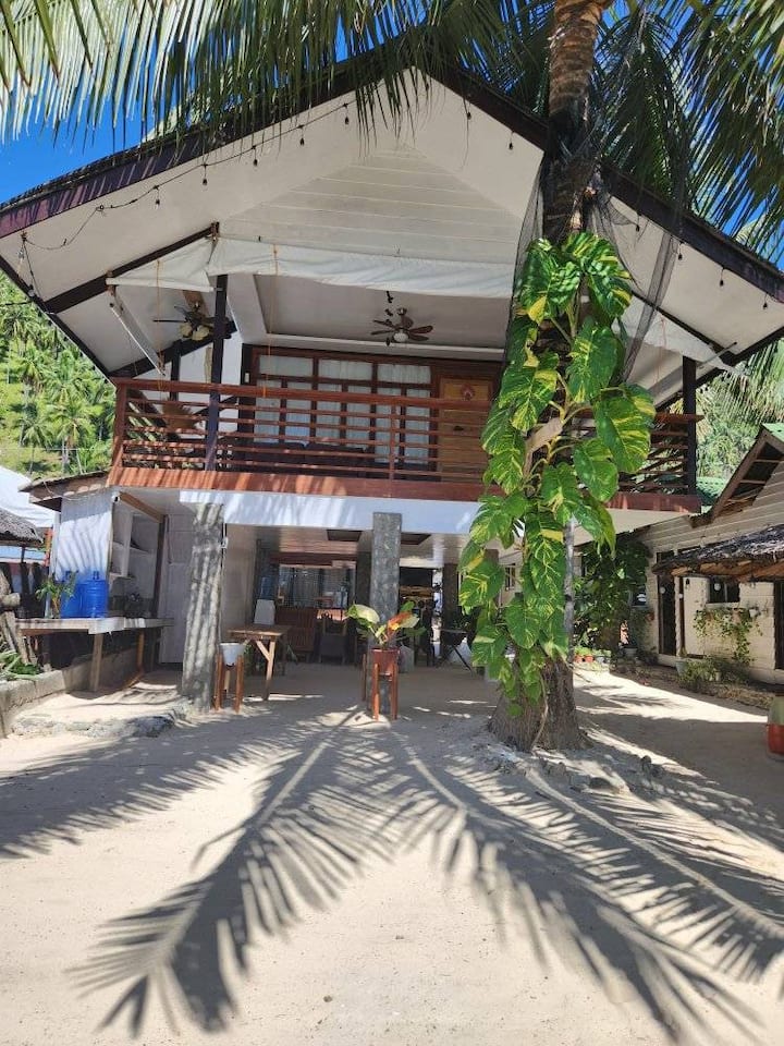 Hermosas Olas Azules Family Room