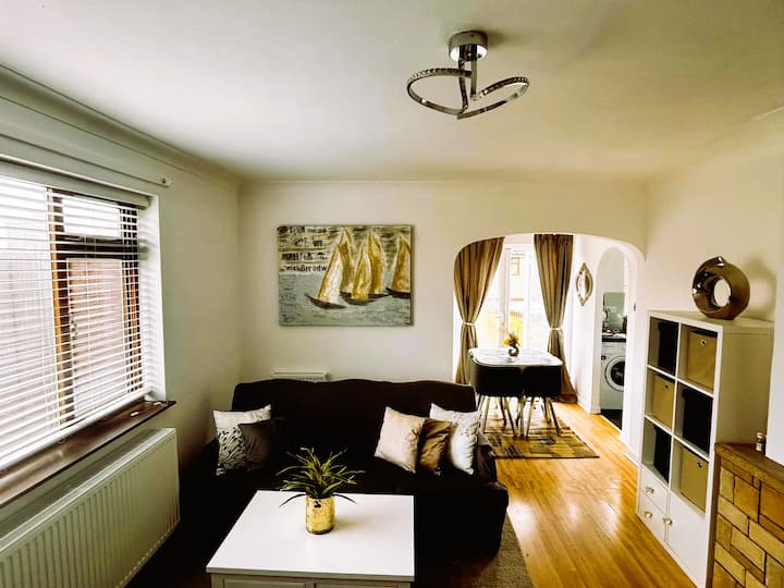 3-bed Bungalow | Burnham Stn | Sleeps 6 | Parking - Maidenhead