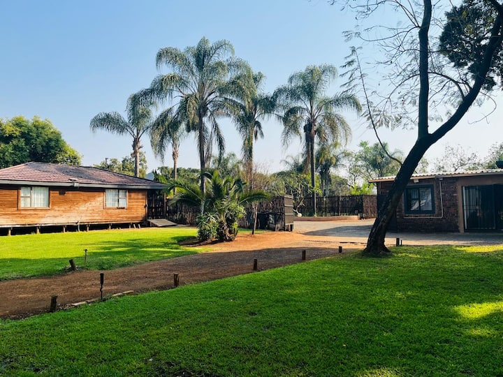 Blue Sky Guest Lodge - Pretoria