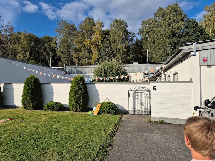 Rymligt Hus,  Närhet Till Natur - Örebro