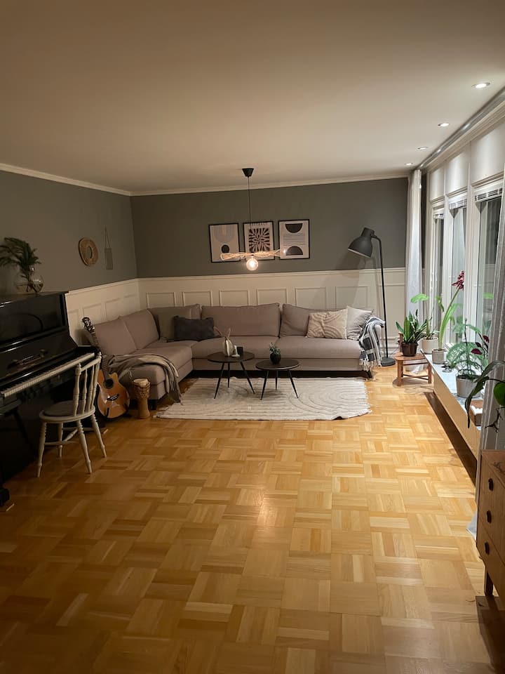 Rymligt Hus Med Pool, Närhet Till Natur - Örebro