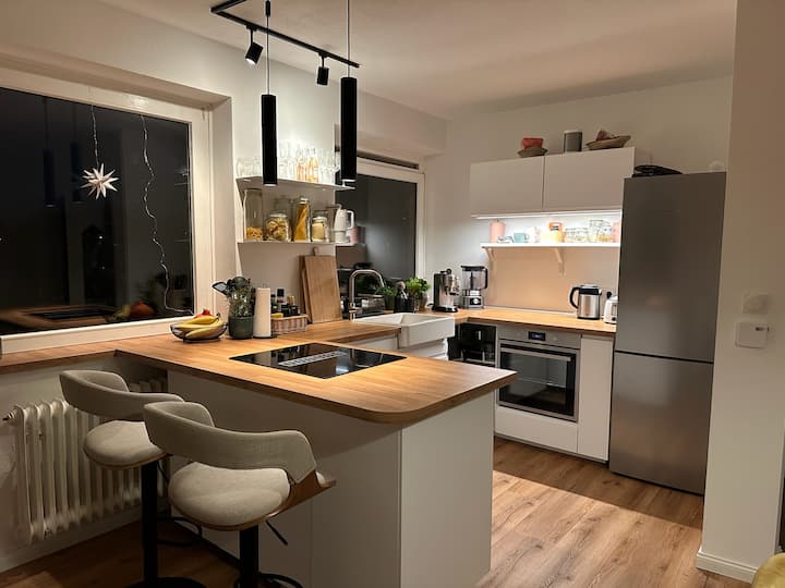 Helle Große Wohnung Mit Balkon - Hamburgo