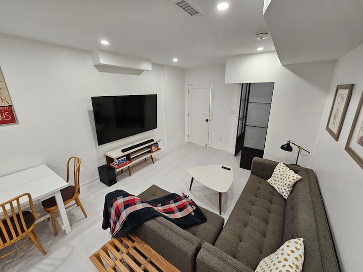 Luxury Downtown Toronto Private 1 Bedroom Suite! - Toronto