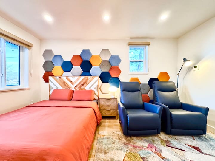 Splashy Sanctuary With A View - Shared Bathroom - Vancouver