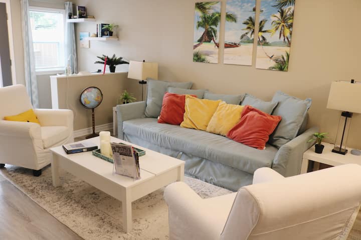 Hot Tub Detox Haven & Firepit & Gameroom - Kingston